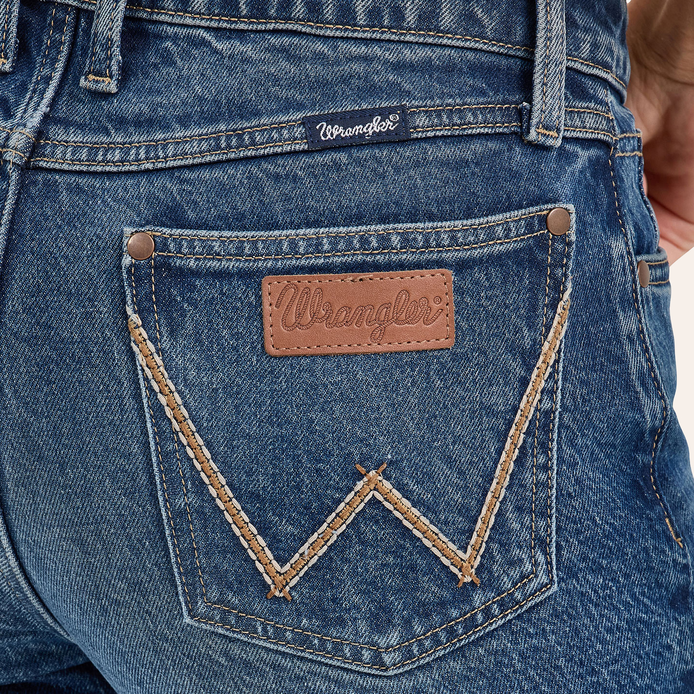 Wrangler Retro Women's Mae Isabella Medium Wash Bootcut Jeans | Cavender's